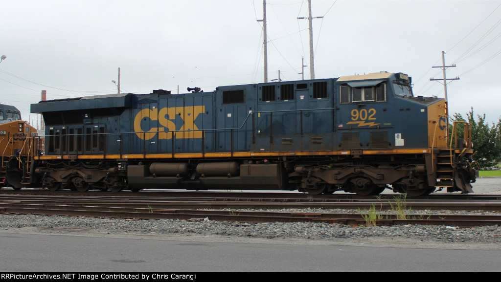 CSXT 902 on Q031-10